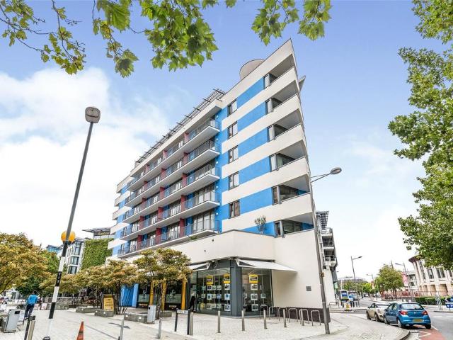 Waverley House, Bristol, BS1 2 bed apartment to rent £1,750 pcm £404 pw