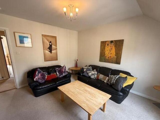 Waverley Park, Edinburgh, 3 Bedroom Flat