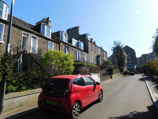 waverley place, edinburgh, eh7 5sa