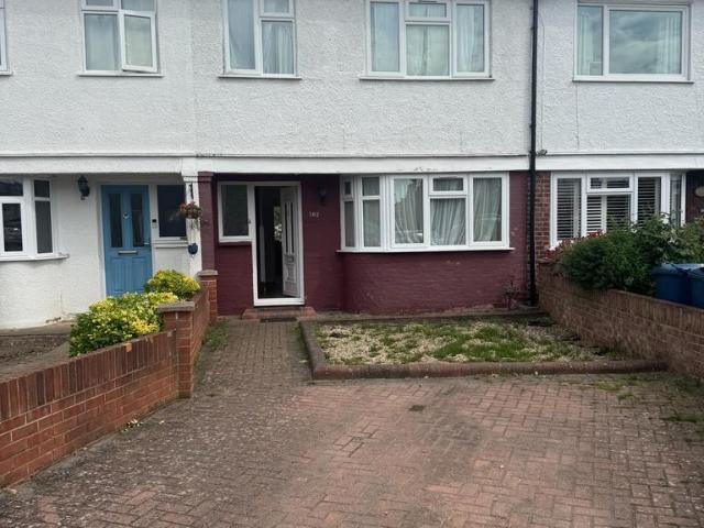 Waverley Road, Harrow, HA2 3 bed house to rent £2,496 pcm £576 pw