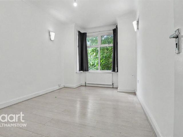 Waverley Road, LONDON 2 bed flat to rent £1,700 pcm £392 pw
