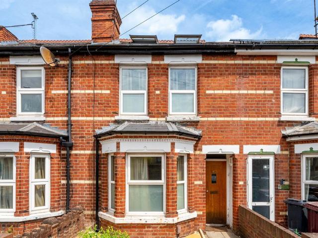 Waverley Road, Reading RG30, Room to rent, £625 pcm | PrimeLocation