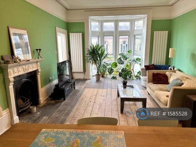 Waverley Road, Southsea, PO5 3 bed flat to rent £1,650 pcm £381 pw