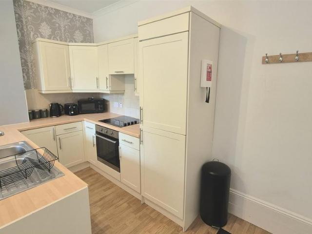 Waverley Road, Southsea 1 bed apartment to rent £1,000 pcm £231 pw