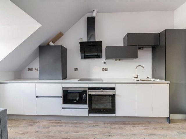 Waverley Street, Nottingham NG7, 1 bed flat to rent, £1,000 pcm | PrimeLocation
