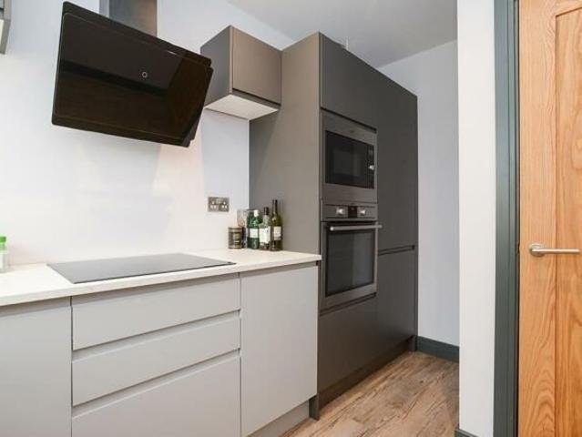 Waverley Street, Nottingham NG7, 1 bed flat to rent, £1,100 pcm | PrimeLocation