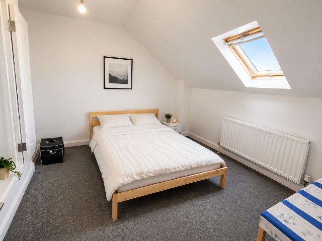 Wavertree Road, London E18, 1 bed flat to rent, £1,500 pcm | PrimeLocation