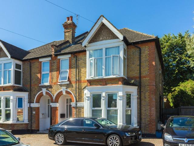 Wavertree Road, London E18, 1 bed flat to rent, £1,500 pcm | PrimeLocation