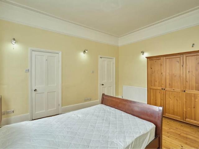 Wavertree Road, London SW2, Room to rent, £1,200 pcm | PrimeLocation