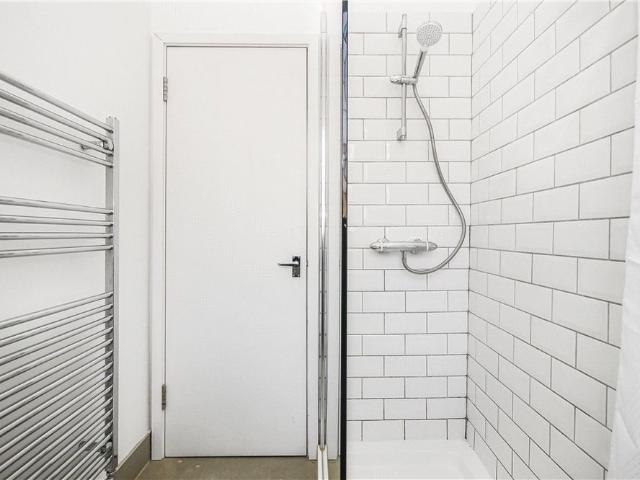Wavertree Road, London, SW2 3SS
