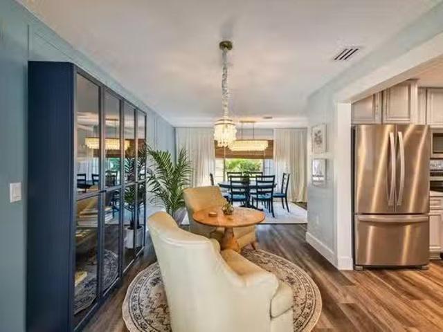 Wayfarer Drive