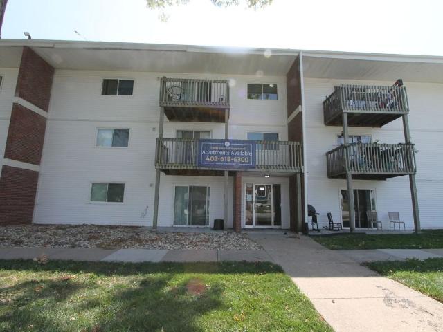 Wayland Square 1 Bedroom Apartment for Rent at 3709 Harrison St, Bellevue, NE 68147