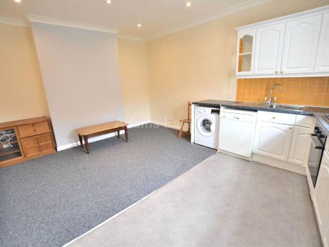 Waylen Street, Reading RG1, 2 bed flat to rent, £1,350 pcm | PrimeLocation