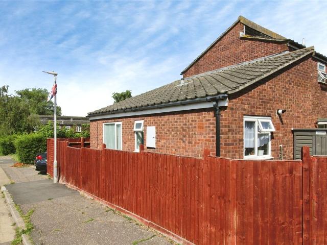 Wayletts, Laindon SS16, 1 bed bungalow to rent, £1,300 pcm | PrimeLocation