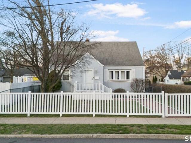 Wayne St, Bridgeport, Home For Sale