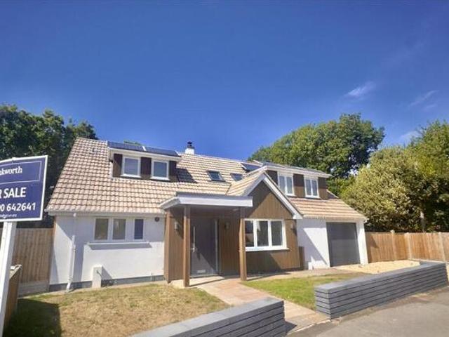Wayside Close, Milford On Sea, 4 Bedroom Detached
