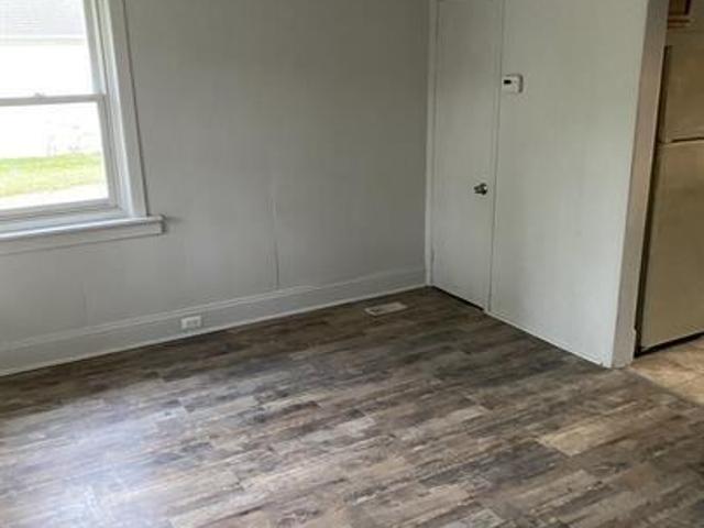 Wayside Park 2 Bedroom Apartment for Rent at 1911 Wayside Park, Rochester, MI 48307