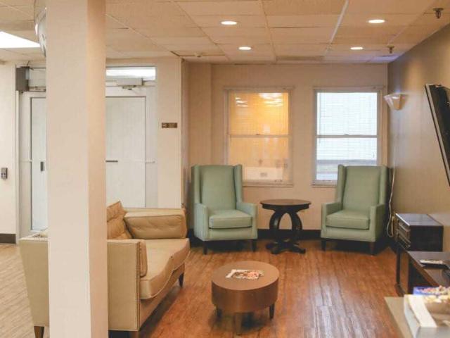 WB Sanders Retirement Center Studio Apartment for Rent at 301 S 9th St, Paducah, KY 42003