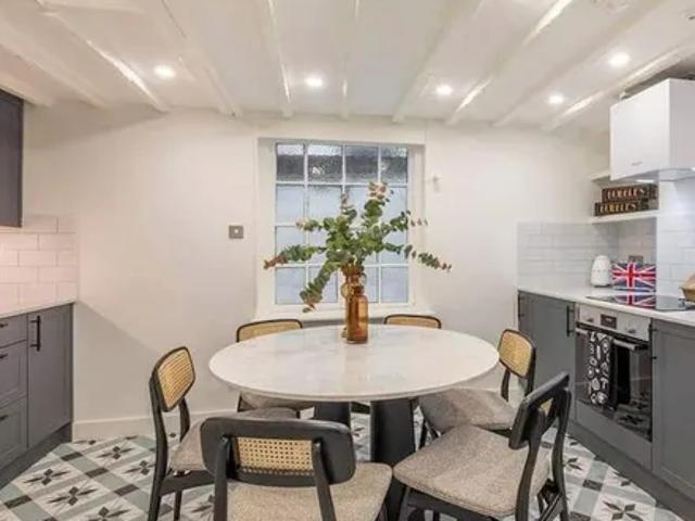 WC2N, United Kingdom | 2 bed house for rent #127830197 | Rentberry