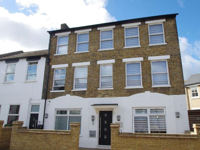 WD17, Watford, 1 bed flat to rent, £1,300 pcm | PrimeLocation