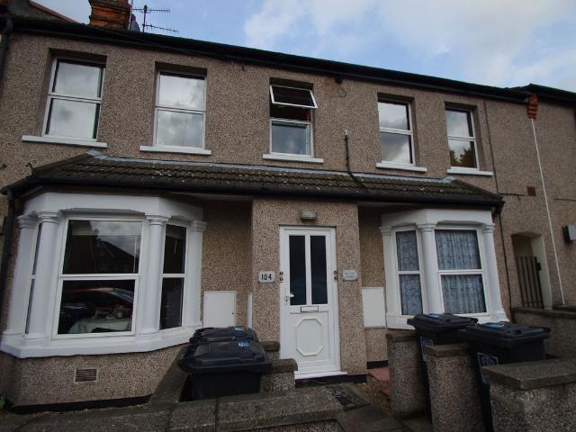 WD18, Watford, 1 bed flat to rent, £1,200 pcm | PrimeLocation
