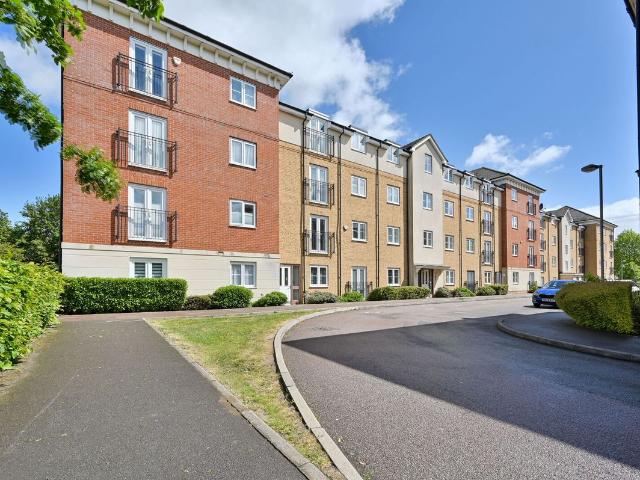 WD24, Watford, 2 bed flat to rent, £1,650 pcm | PrimeLocation