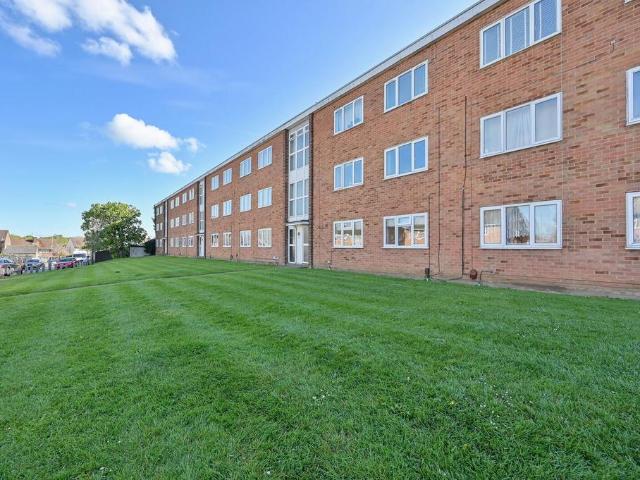 WD25, Watford 2 bed flat to rent £1,550 pcm £358 pw