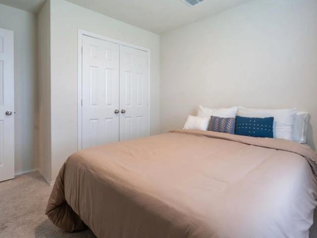 We have rooms! Move in today!