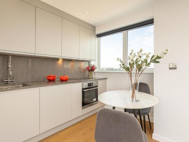 WEM Tower, Wembley, HA9 Studio to rent £1,484 pcm £342 pw