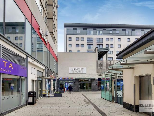 Wembley, Central Square HA9, 2 bed flat to rent, £2,100 pcm | PrimeLocation