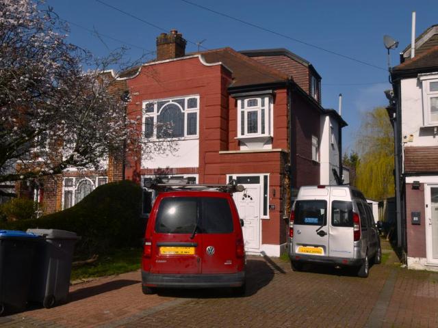 Wembley, HA0 5 bed semi detached house to rent £3,500 pcm £808 pw