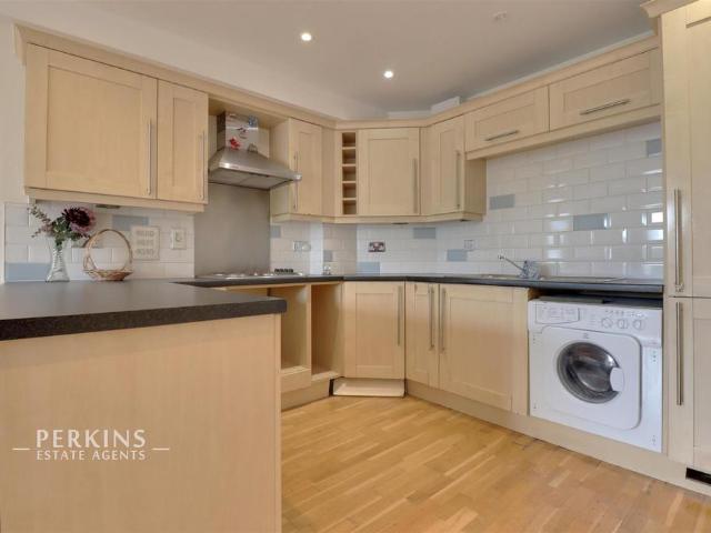 Wembley, HA9 2 bed flat to rent £1,900 pcm £438 pw