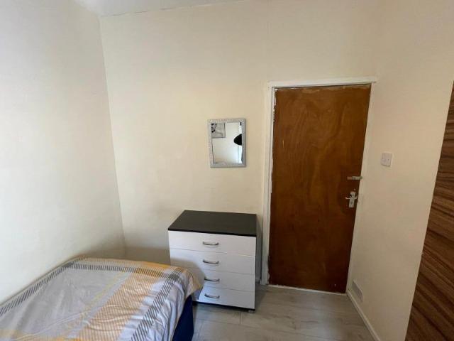 Wembley HA9, Room to rent, £600 pcm | PrimeLocation
