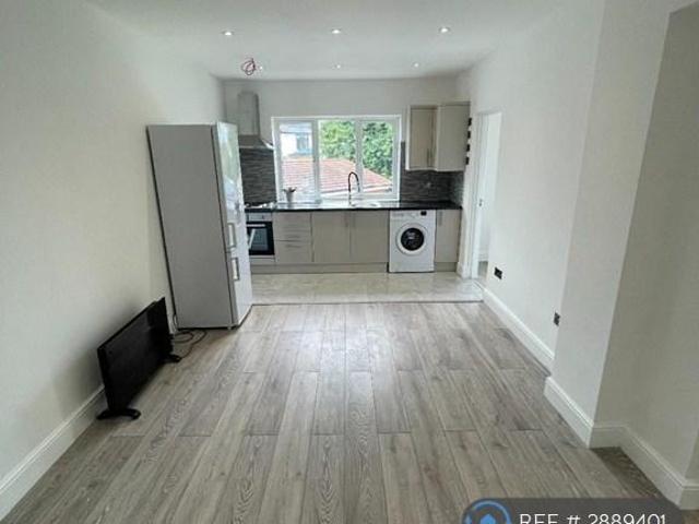 Wembley Hill Road, Wembley, HA9 2 bed flat to rent £1,700 pcm £392 pw
