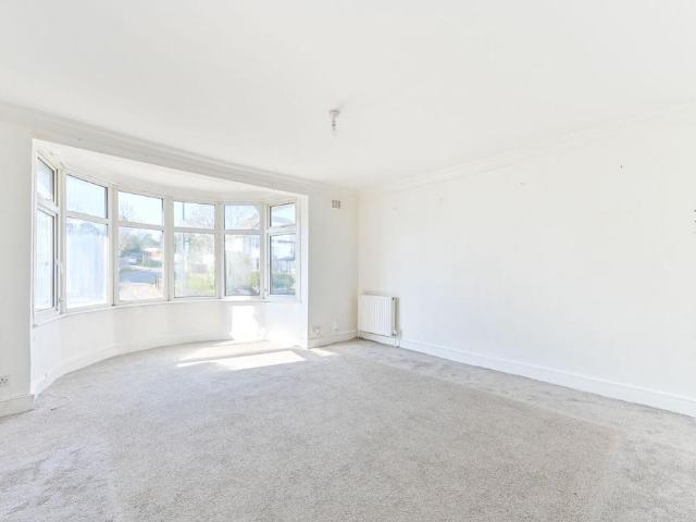 Wembley Hill Road, Wembley Park. 2 bed flat to rent £3,100 pcm £715 pw