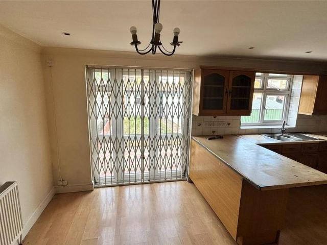 Wembley, London HA0 4 bed end of terrace house to rent £3,299 pcm £761 pw