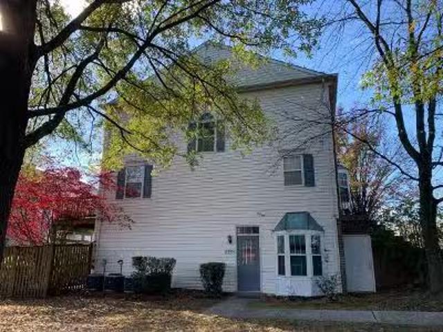Wentworth Dr
