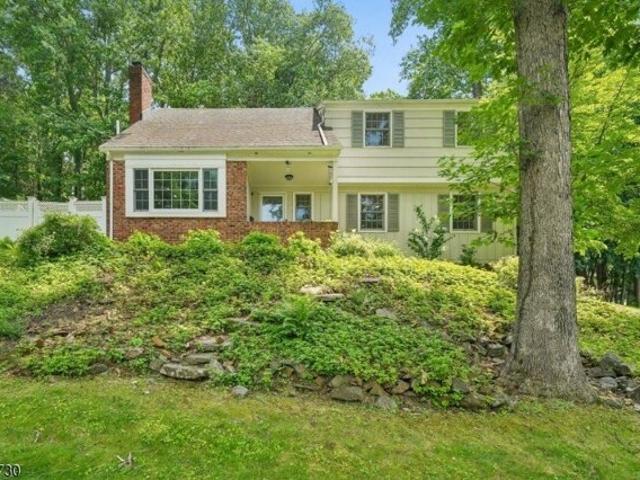 Wentworth Dr, Berkeley Heights Twp, Home For Sale