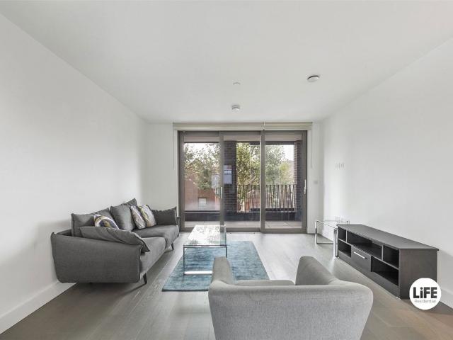 Wentworth Street, Aldgate East E1, 2 bed flat to rent, £3,500 pcm | PrimeLocation