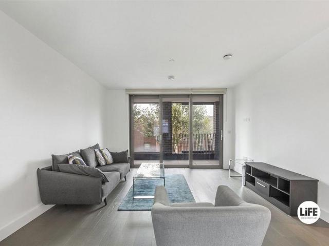 Wentworth Street, London E1 2 bed flat to rent £3,650 pcm £842 pw