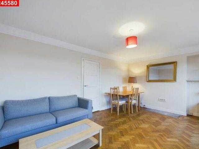 Wentworth Park, Finchley, 3 Bedroom Flat