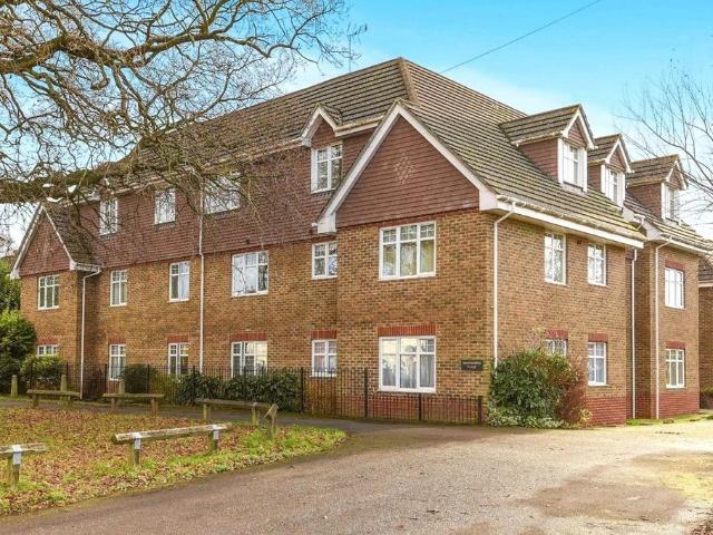 Wentworth Place, 23 Vale Road. 1 bed apartment to rent £1,095 pcm £253 pw