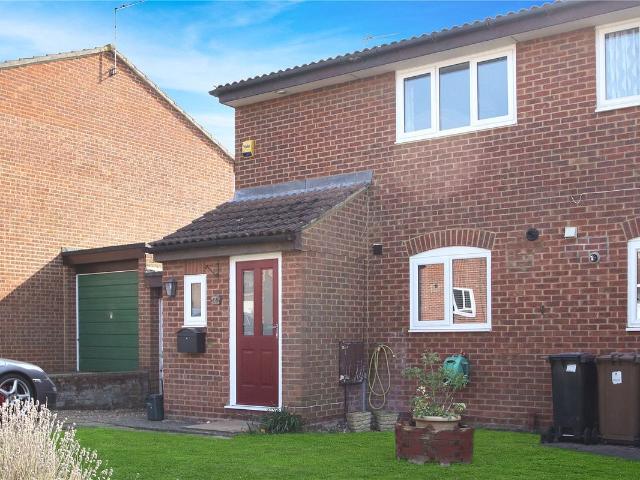 Wentworth Road, Thame OX9, 3 bed semi detached house to rent, £1,800 pcm | PrimeLocation