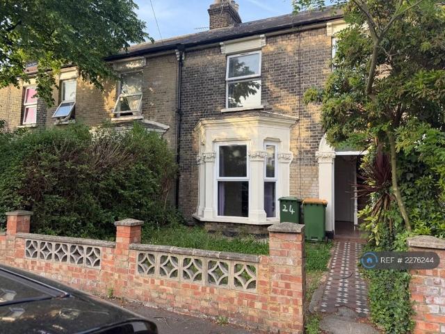 Wentworth Road, London, E12 4 bed terraced house to rent £2,950 pcm £681 pw