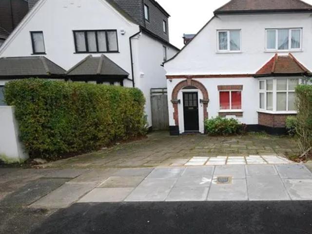 Wentworth Road, London, NW11 0RP, United Kingdom | 3 bed house for rent #133222439 | Rentberry