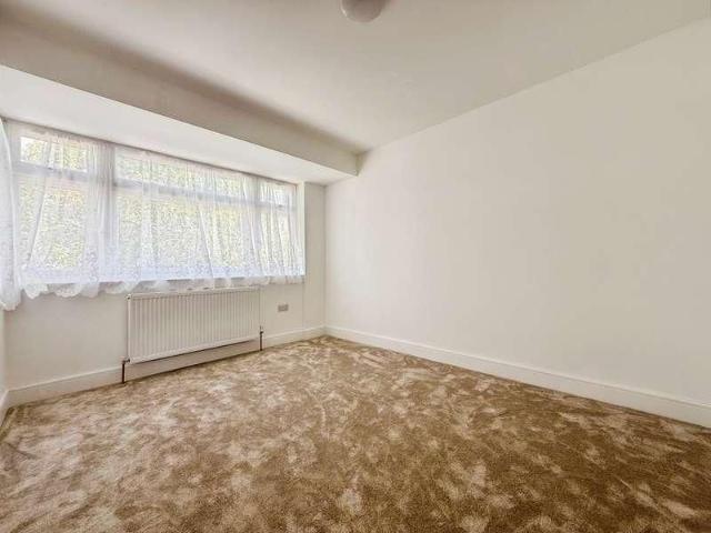 Wentworth Road, Southall, UB2