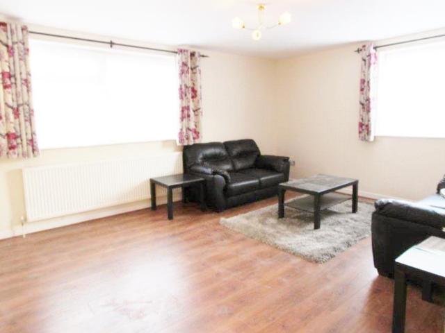 Wendela Court, Harrow On The Hill. 2 bed flat to rent £1,850 pcm £427 pw