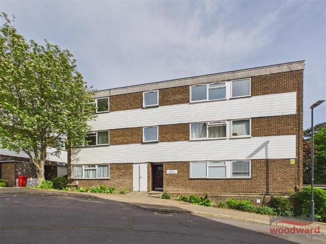 Wendela Court, Sudbury Hill, Harrow. 2 bed flat to rent £1,900 pcm £438 pw