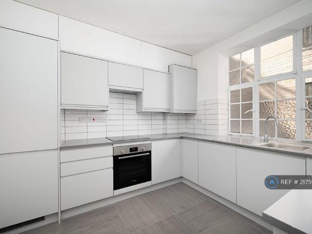 Wendover Court, London, NW2 2 bed flat to rent £2,400 pcm £554 pw