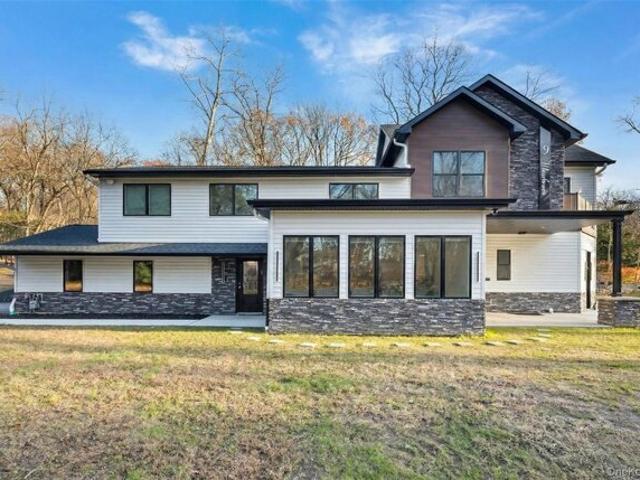 Wendover Ln, Suffern, Home For Sale